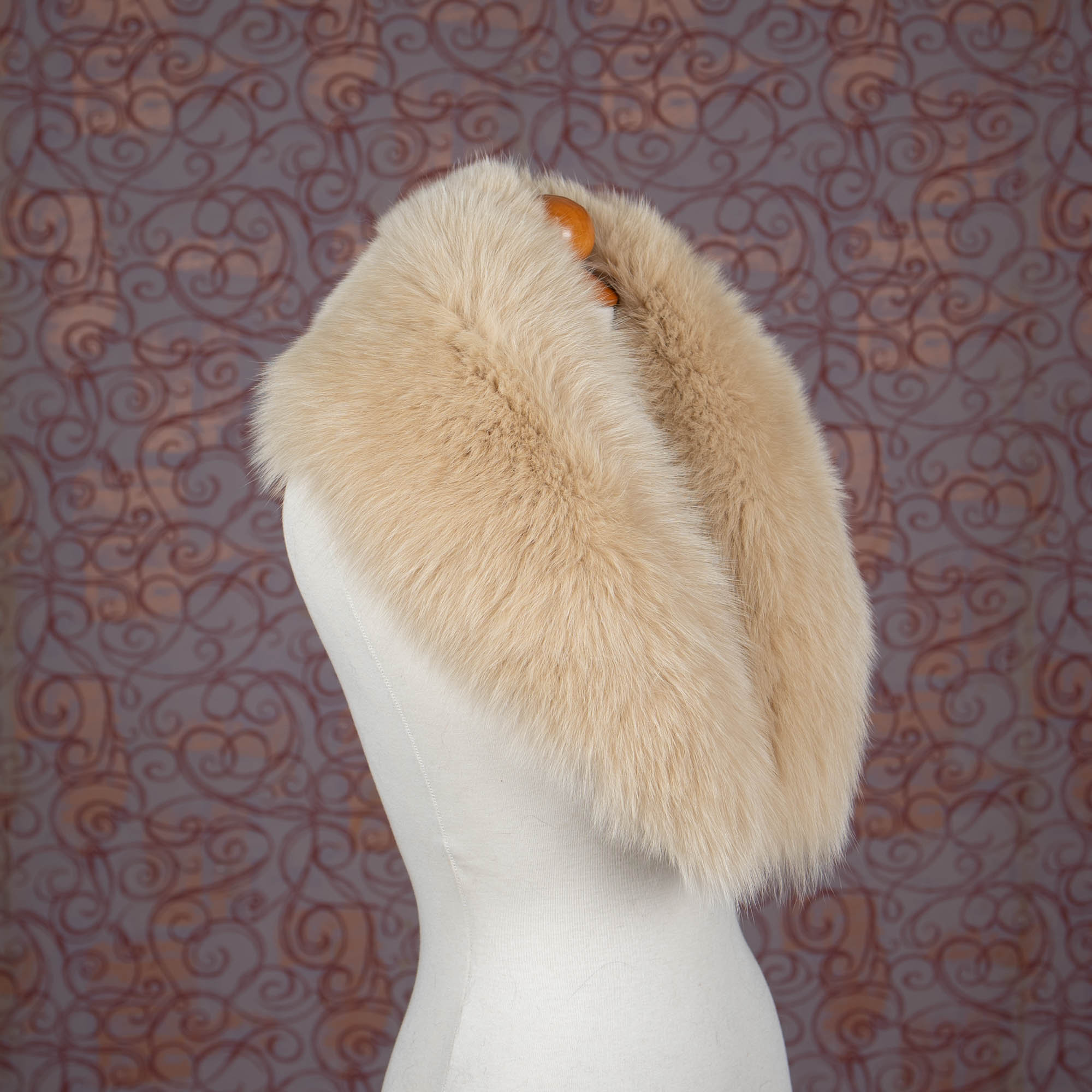 Fox fur collar in beige color | Greek manufacturing | eFurs
